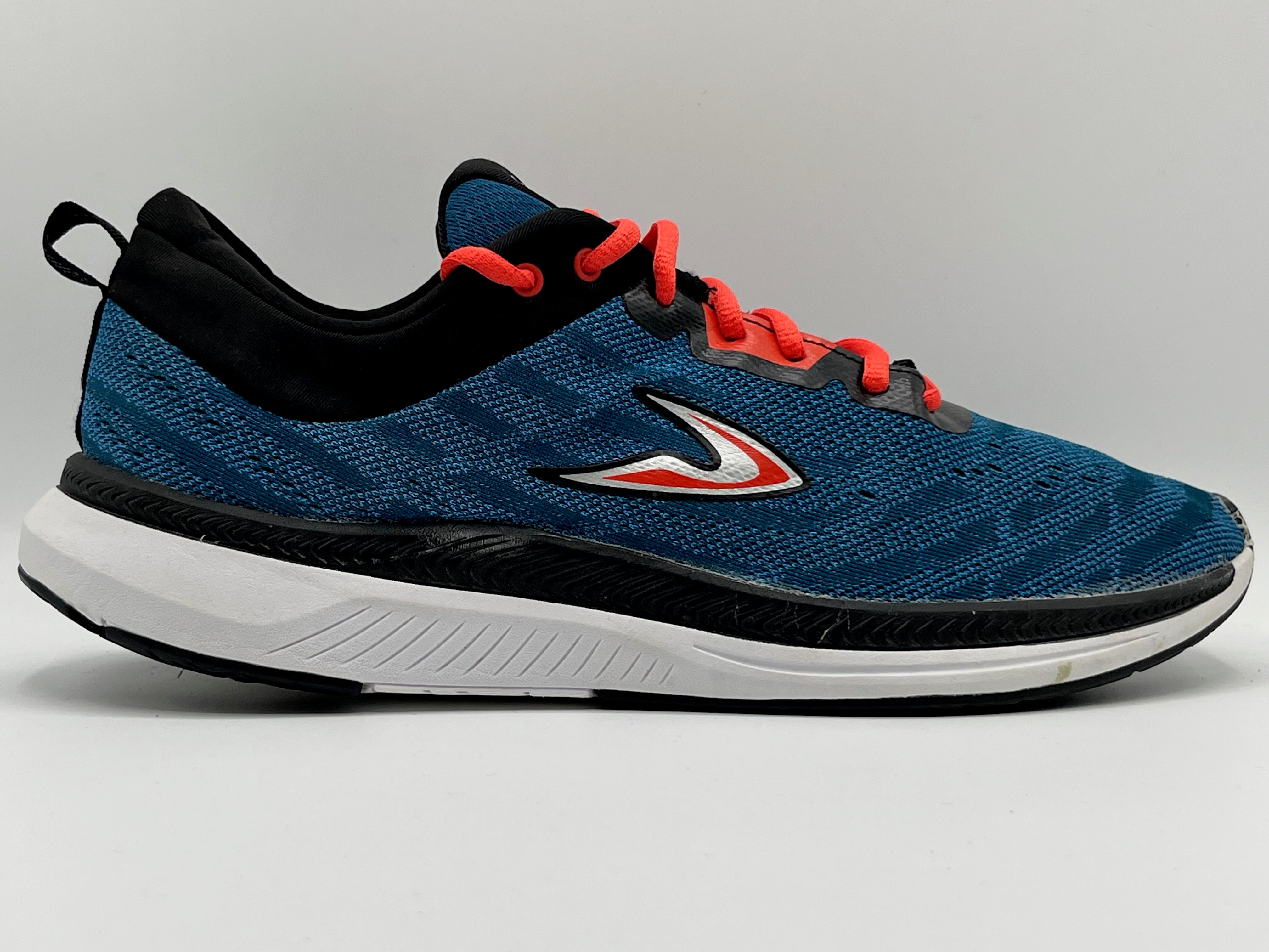Crivit Men’s Running Shoes | Pre-Owned Affordable Deal – Buy Original