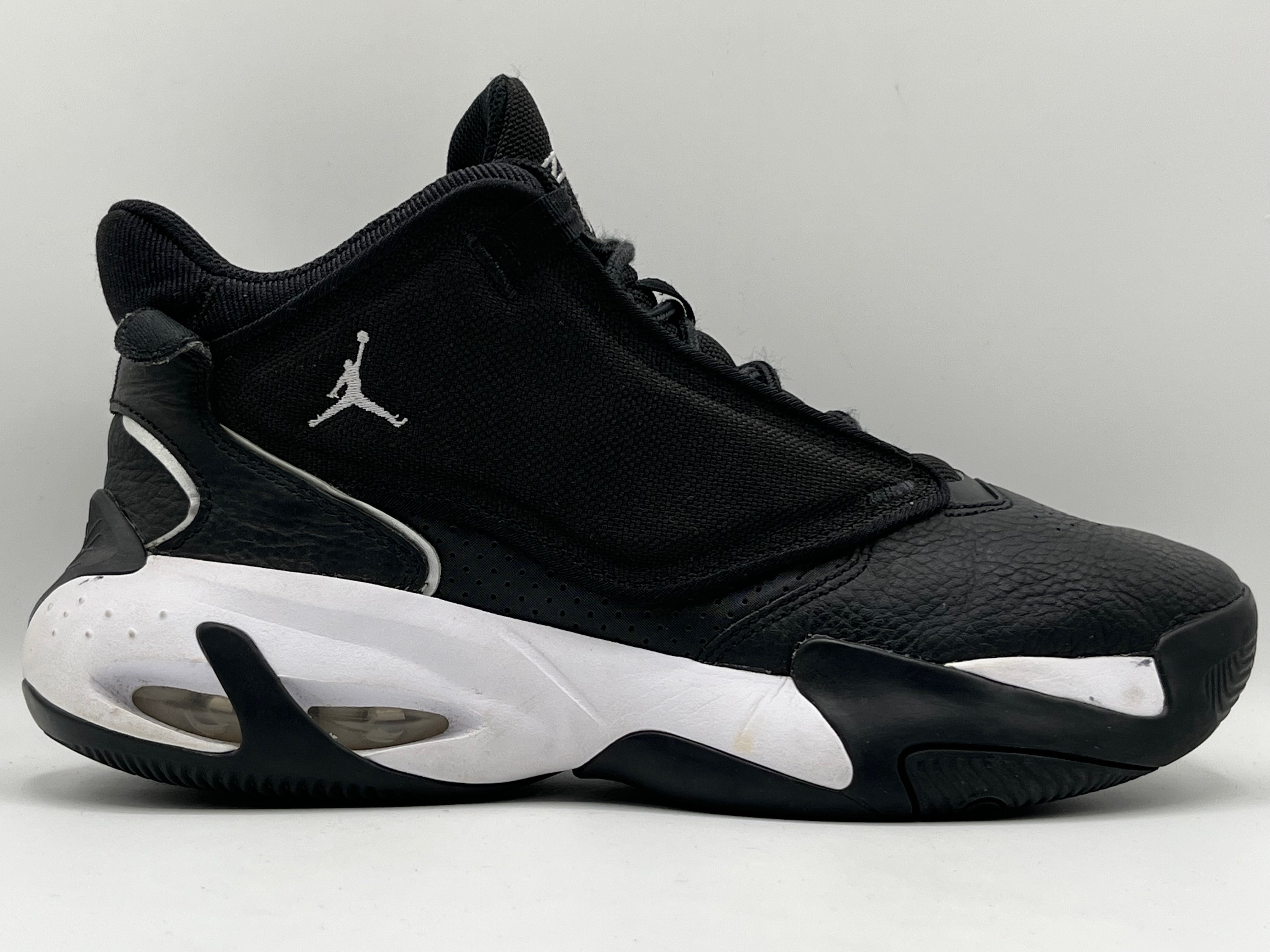 Buy Jordan Max Aura 4 Shoe | Original Online – Buy Original
